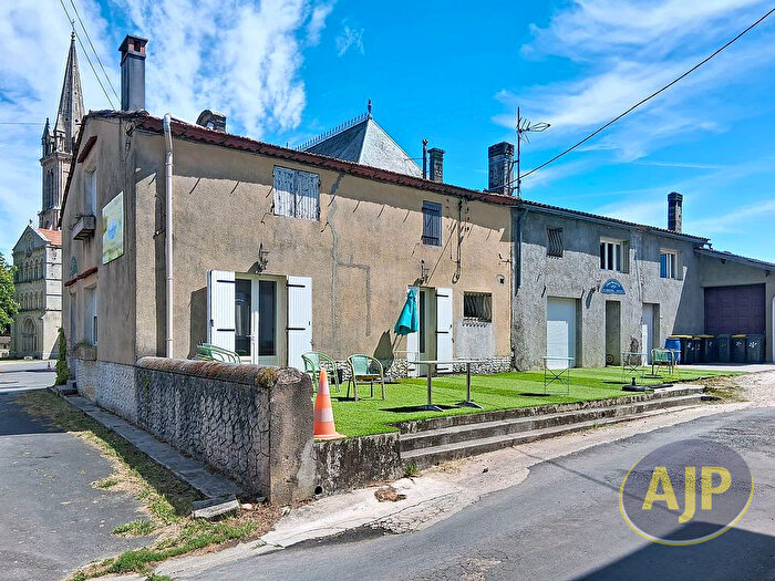 Maison 10 pièces à Saint-Christoly-Médoc, à vendre
