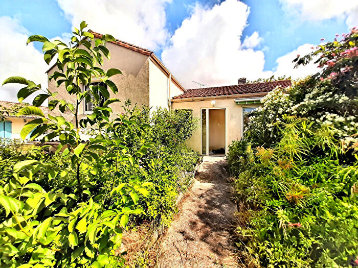 Maison à vendre - Saint-Sulpice-de-Royan - 4 pièces - 3 chambres