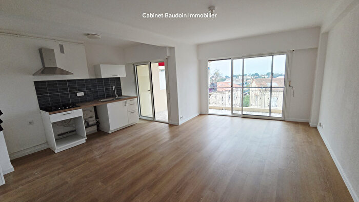Appartement à louer - Le Cannet, Centre-ville - 3 pièces - 2 chambres