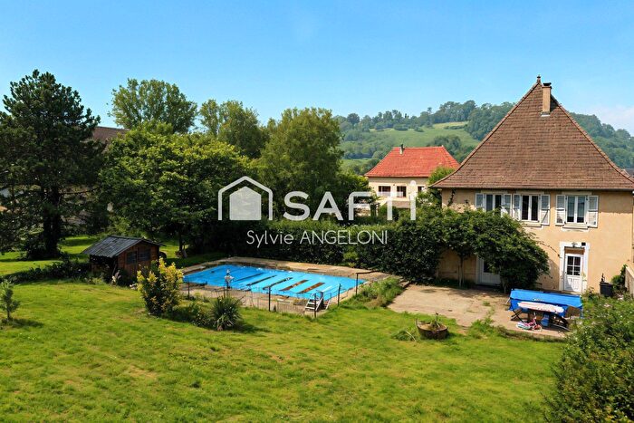 La Bâtie-Montgascon : Maison 6 pièces à vendre