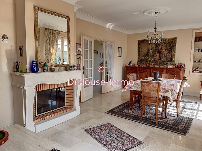 Maisons à vendre et appartements à louer - 1