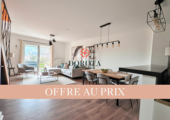 Appartement à vendre - Domène - 4 pièces - 2 chambres