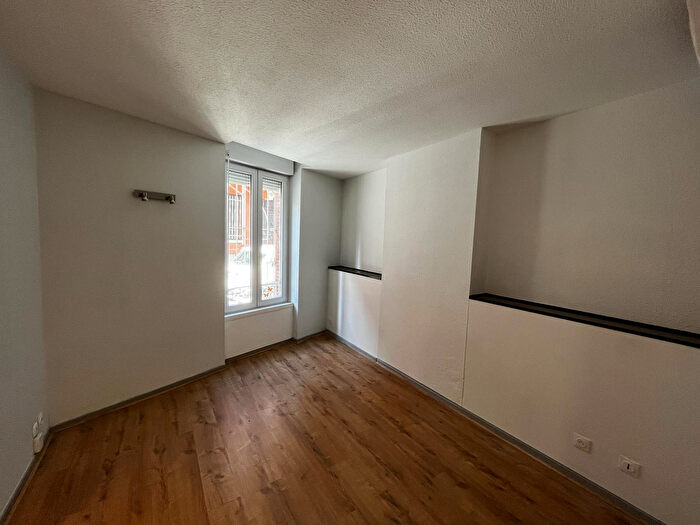 Maisons à vendre et appartements à louer - 1