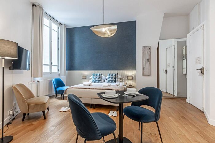 Appartement à louer - Hoche-Friedland, Paris ème arrondissement - 1 pièce