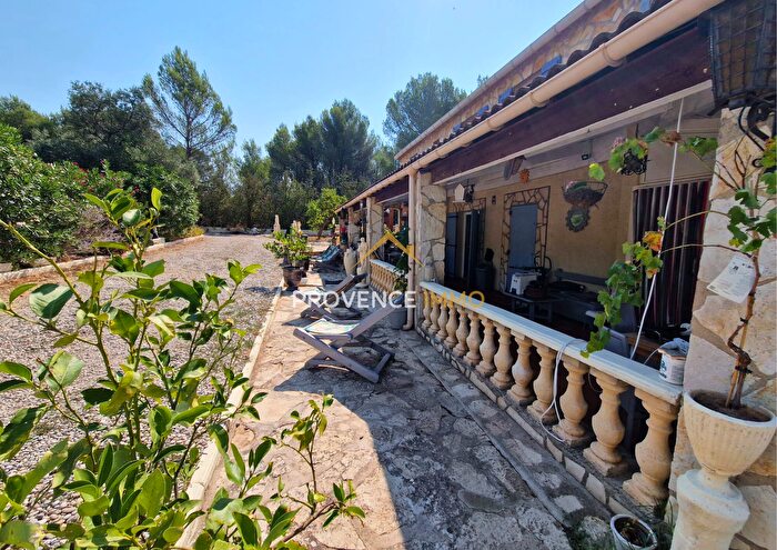 Maison à vendre - Lambesc - 11 pièces - 8 chambres