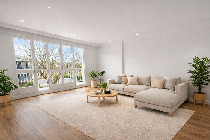 Lîle-Saint-Denis, Centre Nord : Appartement 3 pièces à vendre