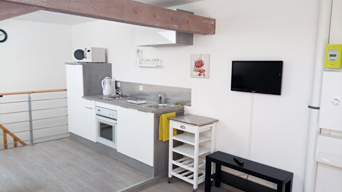 Appartement à louer - Saintes, La Gare, Sébastien de Brouard, La Fenêtre - 2 pièces - 1 chambre