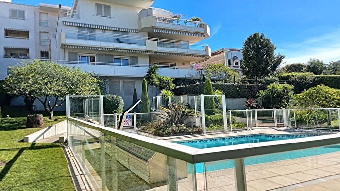 Appartement à vendre - Antibes, Juan-les-Pins, Le Cap - 2 pièces - 1 chambre