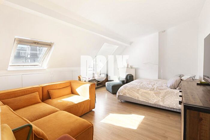 Paris 8ème, Elysée, Madeleine : Appartement 1 pièce à vendre