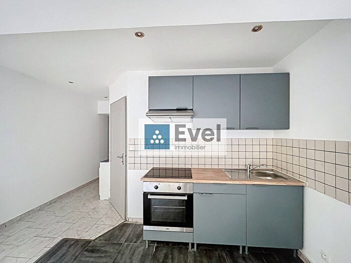 Appartement à louer - Boulay-Moselle - 3 pièces - 2 chambres