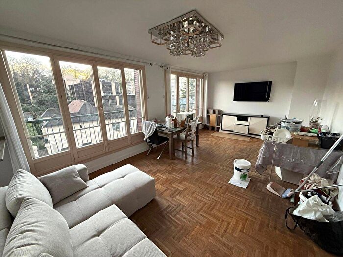 Appartement à louer - Schnapper, Saint-Germain-en-Laye - 4 pièces - 3 chambres