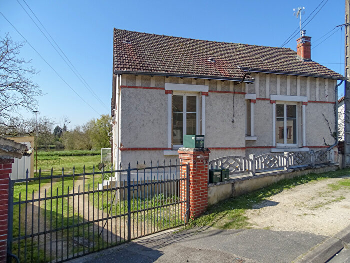 Châtres-sur-Cher : Maison 5 pièces à vendre