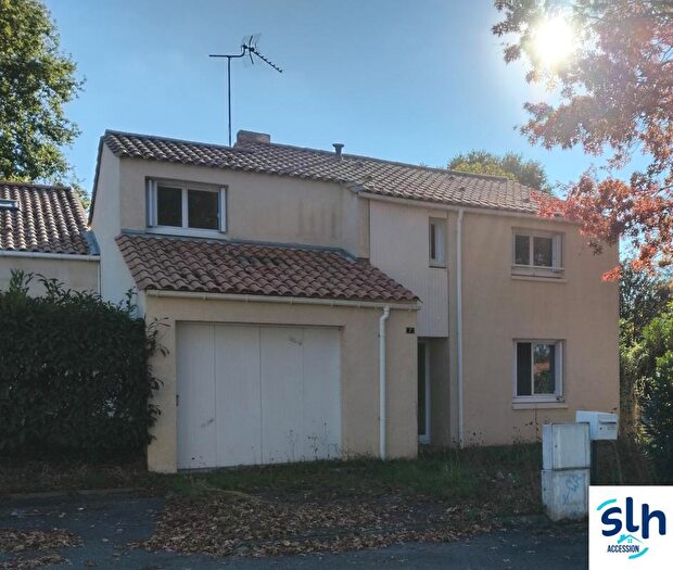 Maison à vendre - La Chapelle-Saint-Florent - 6 pièces - 5 chambres