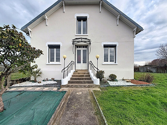 Maison à louer - La Porcherie - 5 pièces - 4 chambres