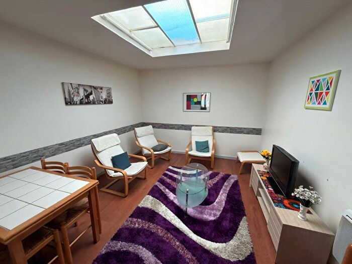 Maison à louer - Saint Honoré-Jeanne dArc, Amiens - 3 pièces - 2 chambres