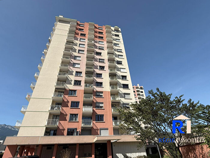 Appartement à vendre - Échirolles, Centre-ville - 5 pièces - 3 chambres