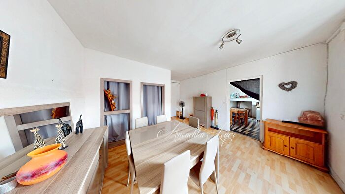Saint-André-du-Bois - Maison 7 pièces à vendre