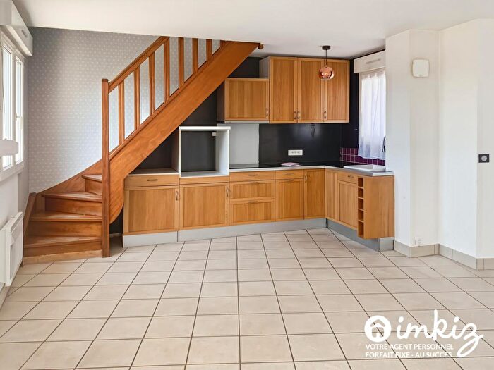 Pontault-Combault, Centre commercial - Appartement 2 pièces à vendre