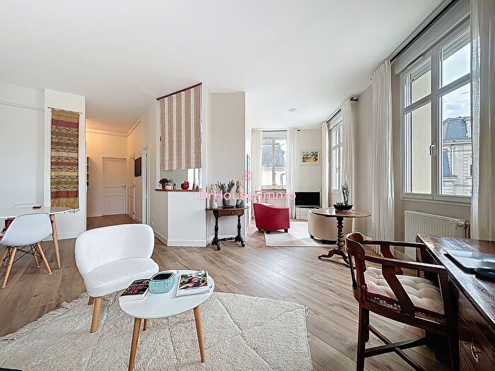 Appartement à vendre - Périgueux, Centre-ville, La Gare, Saint-Martin - 2 pièces - 1 chambre