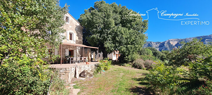 Maison à vendre - Robion - 16 pièces - 10 chambres