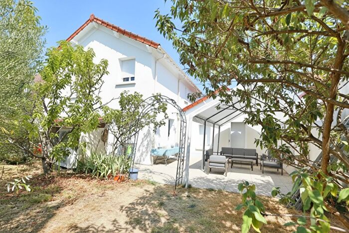 Noisy-le-Grand, Sud : Maison 6 pièces à vendre