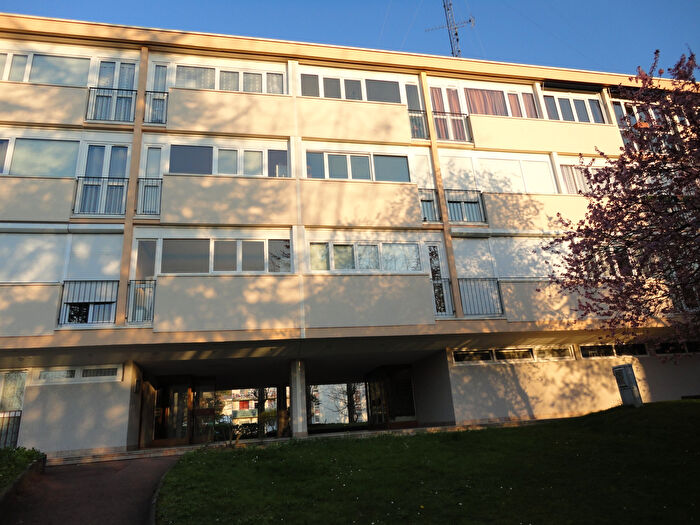 Appartement à louer - Gif-sur-Yvette, Centre-ville, Mérantaise - 1 pièce