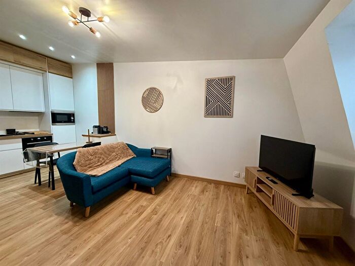 Appartement à louer - Chevilly-Larue, Centre-ville - 1 pièce