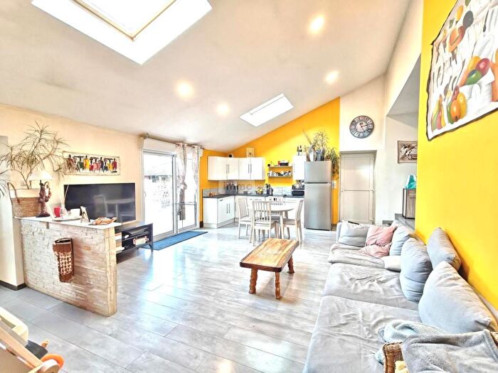 Maison à vendre - Isles-sur-Suippe - 7 pièces - 4 chambres