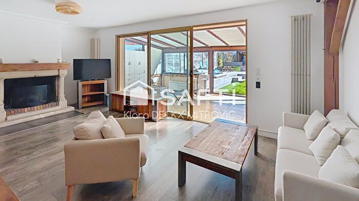 Maison à vendre - Villemoisson-sur-Orge - 7 pièces - 5 chambres