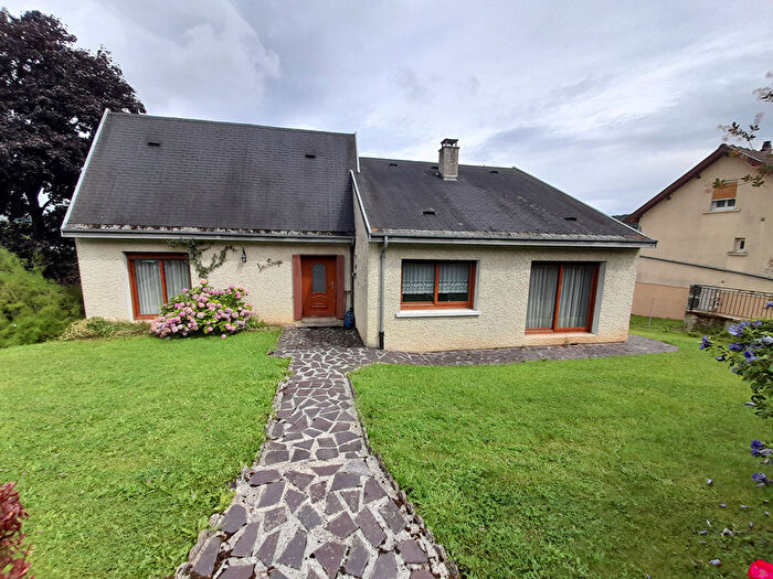 Maison à vendre - Nouzonville - 8 pièces - 4 chambres