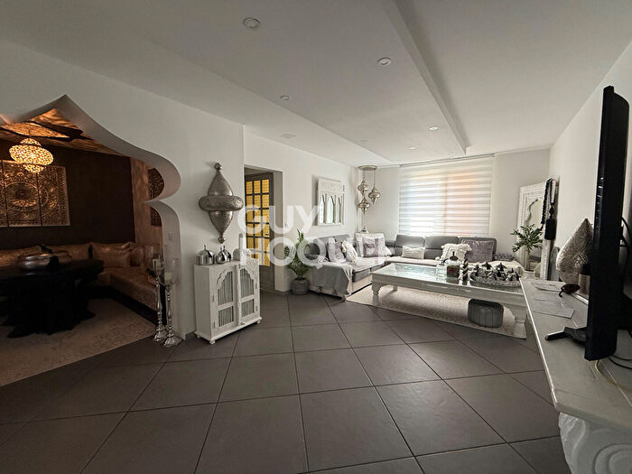 Maison 6 pièces à Avignon, Monclar, à vendre