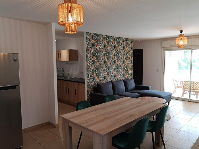 Saint-Pierre, Centre-ville : Appartement 2 pièces à louer