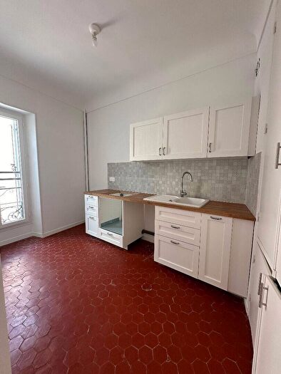 Centre Ville, Cavaillon : Appartement 2 pièces à louer