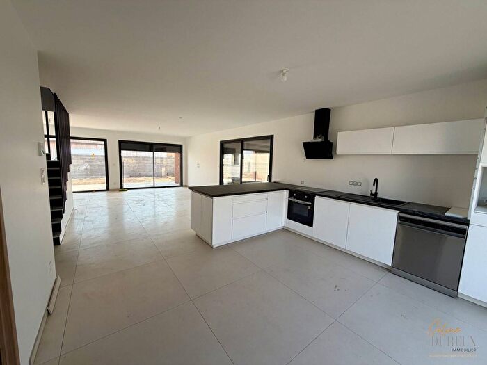 Maison à louer - Loche, Mâcon - 4 pièces - 3 chambres