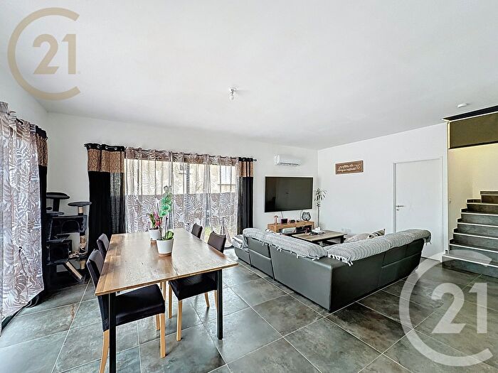 Maison à vendre - Pinet - 5 pièces - 4 chambres