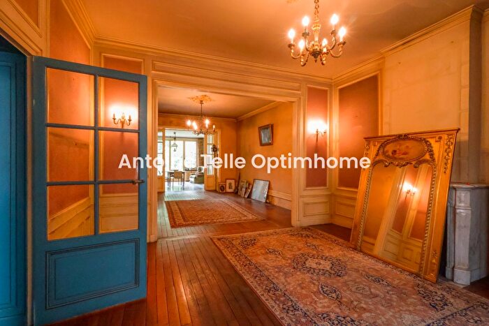 Maison 10 pièces à vendre à Le Cateau-Cambrésis