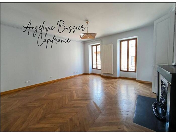 Appartement à louer - Centre, Rive-de-Gier - 4 pièces - 2 chambres