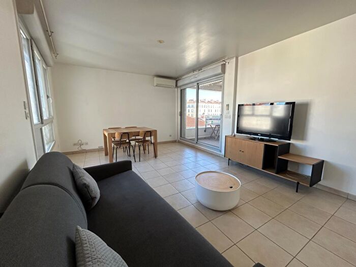 Appartement à vendre - Marseille e  - 2 pièces - 1 chambre