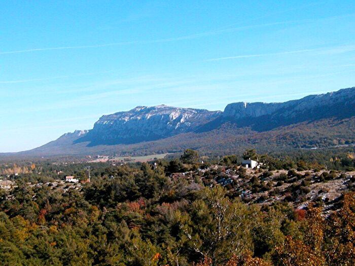 Appartement à louer - Plan-dAups-Sainte-Baume - 2 pièces - 1 chambre