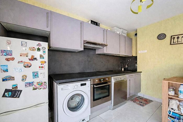 Appartement à louer - Nord Est-Sud Ouest, Clermont - 2 pièces - 1 chambre