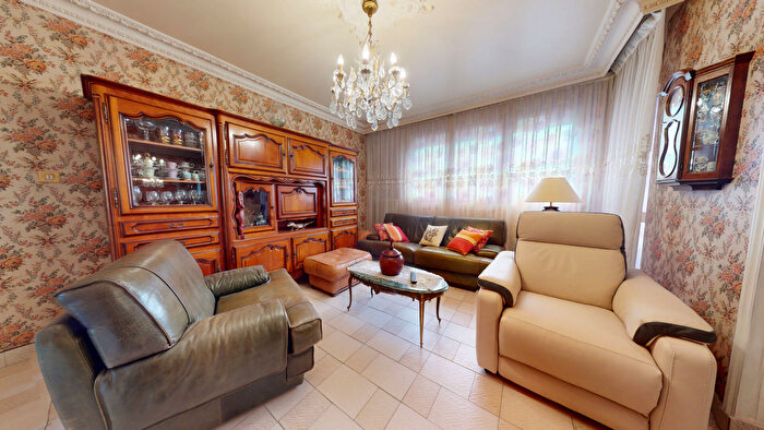 Appartement à vendre - Échirolles, Villeneuve - 5 pièces - 3 chambres