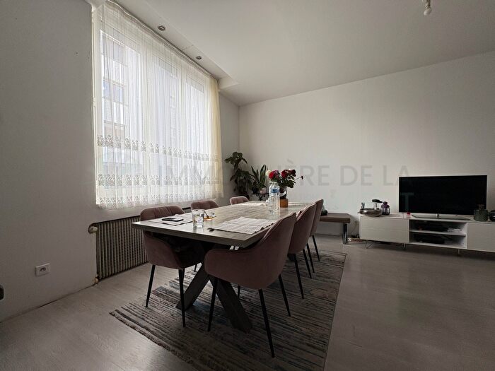 Appartement à vendre - Saint-Louis, Bourgfelden - 7 pièces - 4 chambres