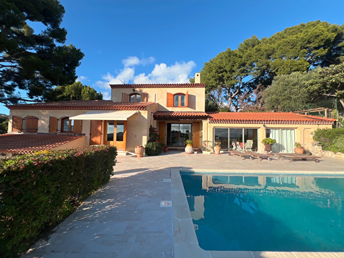 Maison à vendre - Ollioules, Colline Saint-Laze - 7 pièces - 4 chambres