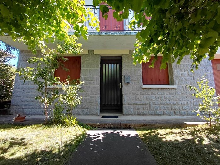 Montsalvy - Maison 10 pièces à vendre