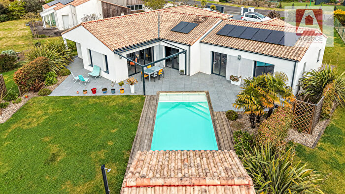 Maison 5 pièces à Le Fenouiller, à vendre