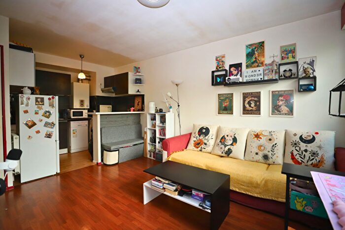 Montreuil, Centre-ville : Appartement 2 pièces à vendre