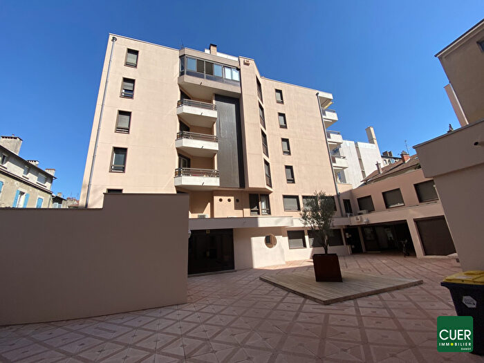 Valence, Centre-ville : Appartement 1 pièce à louer