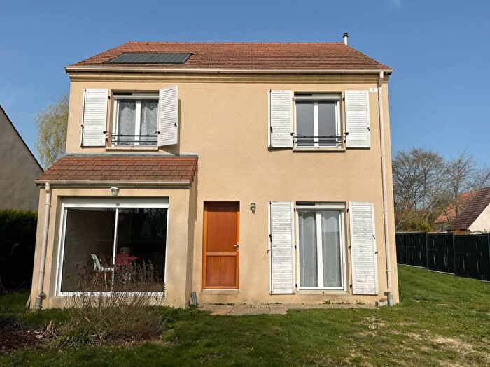 Maison à louer - Boissy-le-Châtel - 6 pièces - 3 chambres