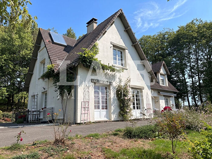 Maison 8 pièces à Le Châtellier, à vendre