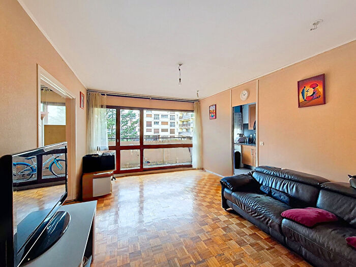 Appartement à vendre - Thiais, Pavé de Grignon - 5 pièces - 3 chambres